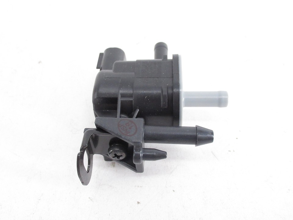 Genuine OEM Toyota 25860-0V020 Vacuum Switching Valve NO.1 Vapor ...