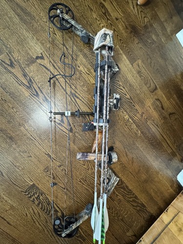 Matthews Q2 Compound Bow with Soft Case, arrows, quiver and extras. | eBay