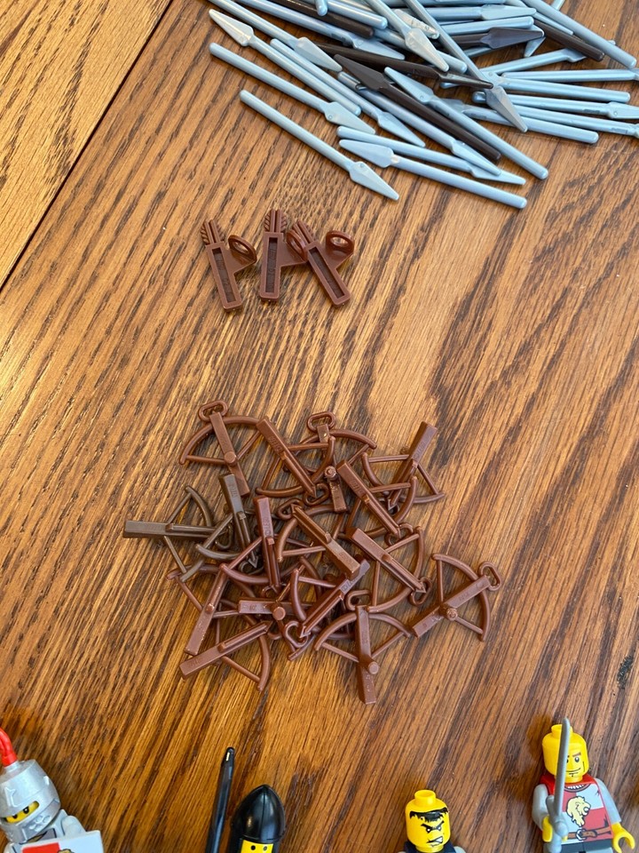 Lot Of 49 LEGO Castle/Kingdom/Fantasy Knights Minifigures and MANY accessories | eBay