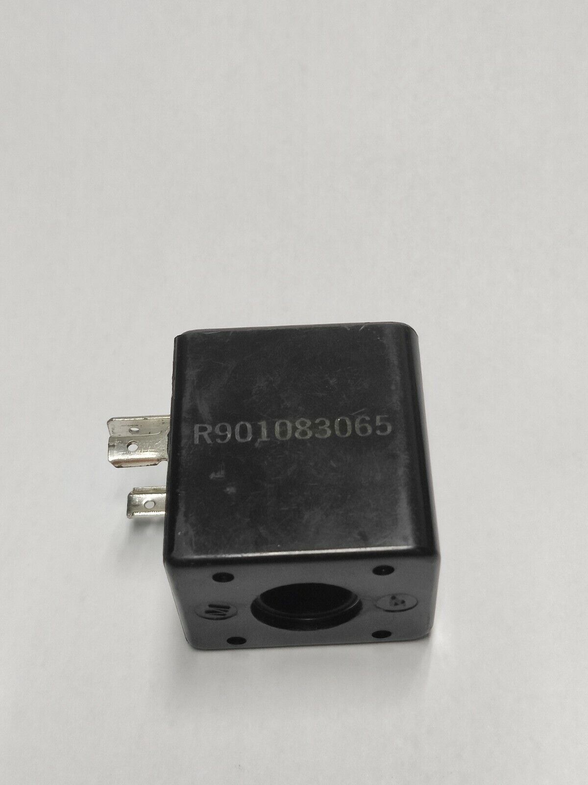 Rexroth R901083065 Solenoid Class Valve Coil 24 VDC | eBay