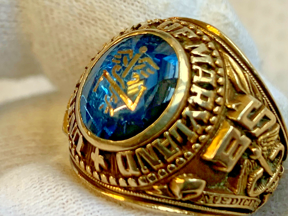 1972 University of Maryland Medicine Ring 10K Gold 17.58g Sz 7 Sapphire ...