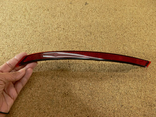 GENUINE LAND ROVER REFLECTOR REAR BUMPER LIGHT RH RANGE ROVER VELAR ...