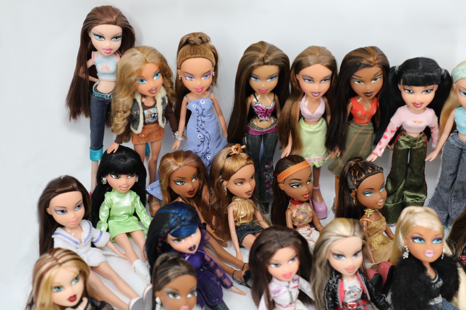 MGA Bratz First Edition Cool Bratz 2001 to 2007 lot of MINTY 44 dolls ...