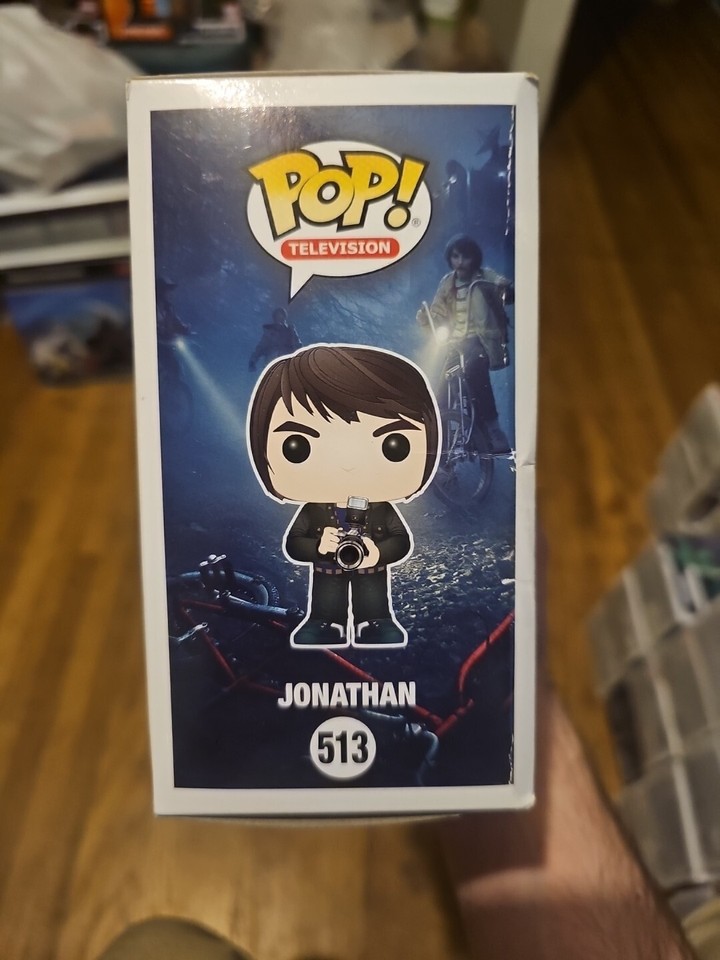Funko Pop! Vinyl: Stranger Things - Jonathan Byers (w/ Camera) #513 ...