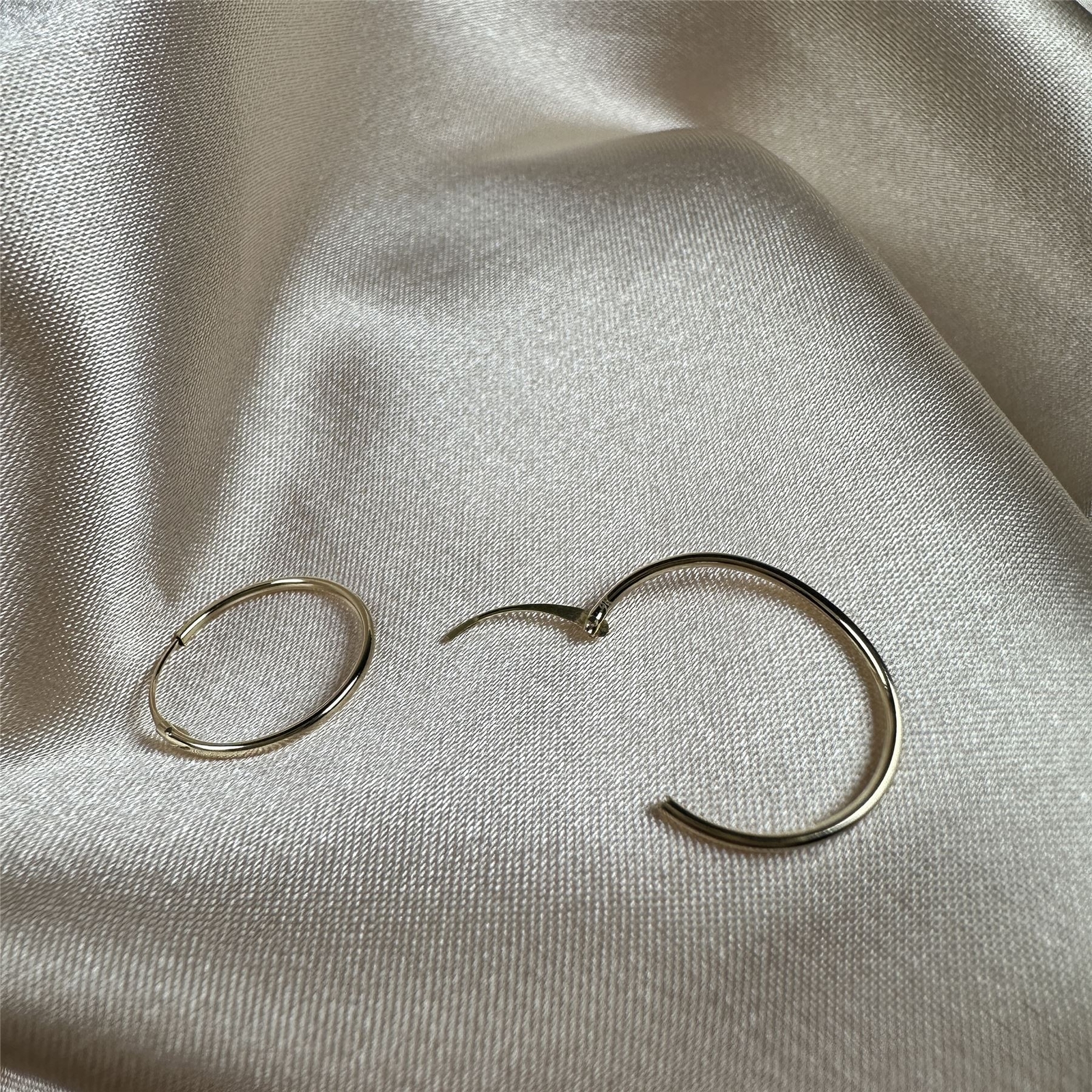 9ct Gold 14mm Hoops Sleeper Earrings / Hoop / Sleepers | eBay