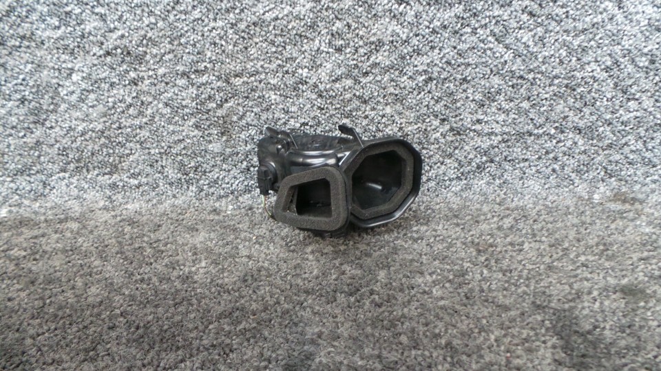 AV-23* Mercedes W205 Air Vent Front Right Dashboard Air Flow Duct ...