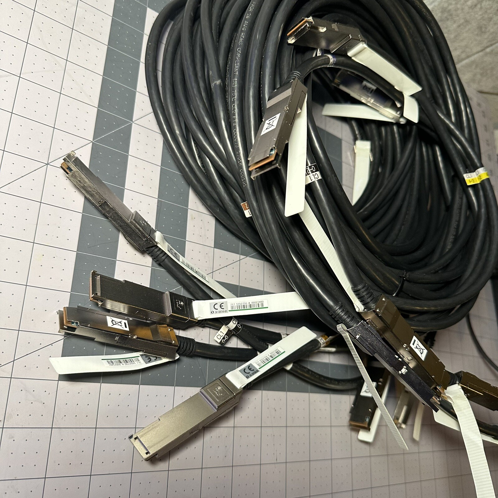 Amphenol Spectra-Strip 10123187-3040LF, SAS, LOT OF 8 Interface Copper ...