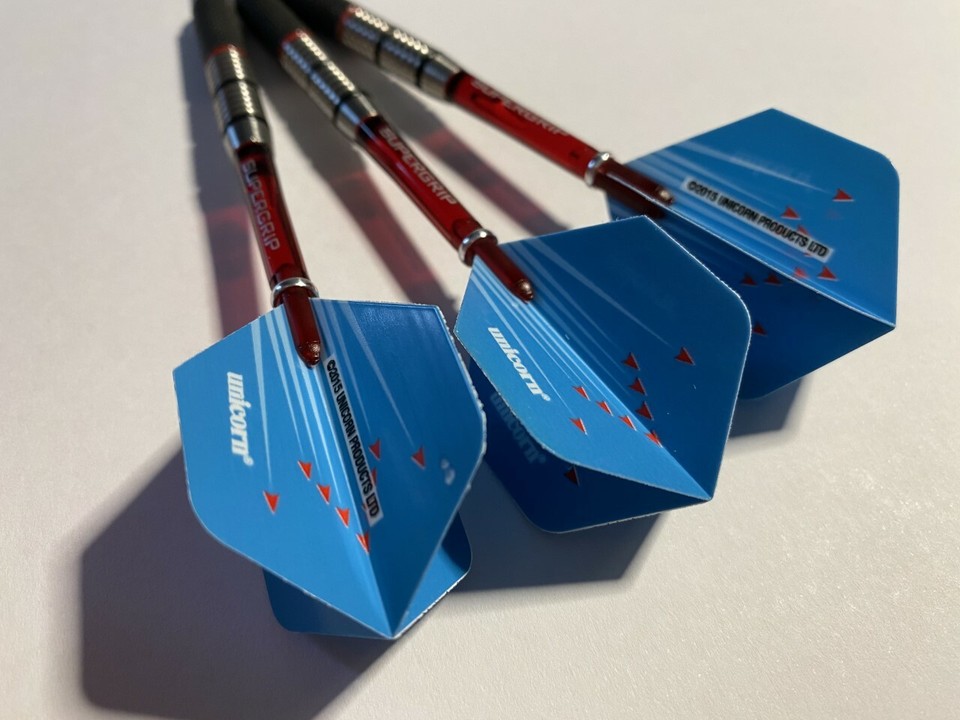 27g RED ARROWS 90% Tungsten Darts Set,Supergrip Stems, Unicorn Red ...