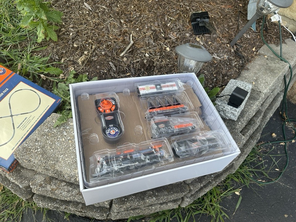 Lionel Transylvania Railroad Halloween Freight Set 2461020 | eBay