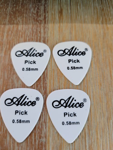 Plectrum Celluloid Electric/Acoustic/Bass/Classical Guitar Picks ...
