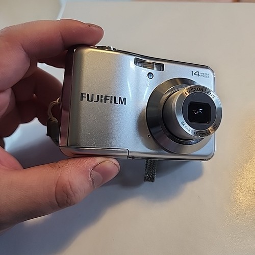 Fujifilm Finepix Av230 Digital Camera 3x Zoom 14 Megapixel MP ...