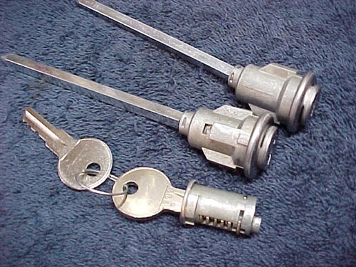 New Door & Ignition Lock Set Keys Kenworth White Freightliner Peterbilt ...