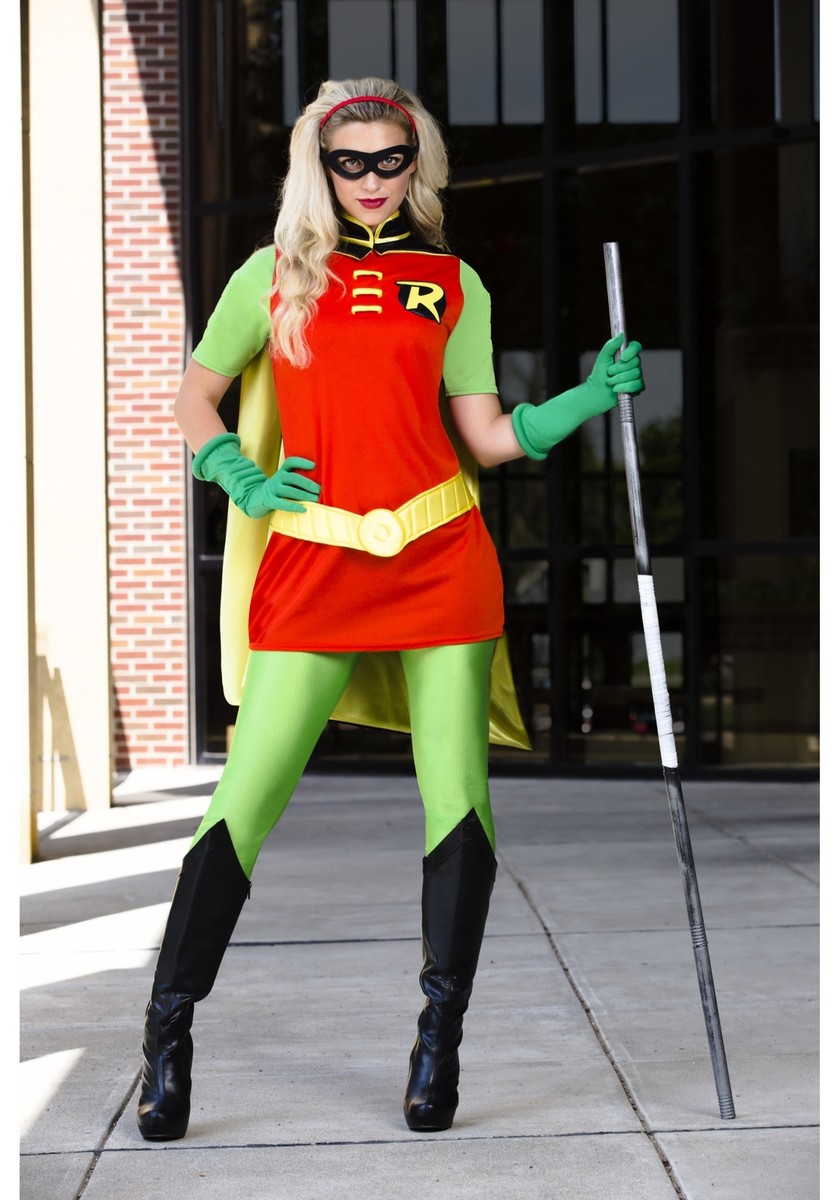 Female Robin Cosplay