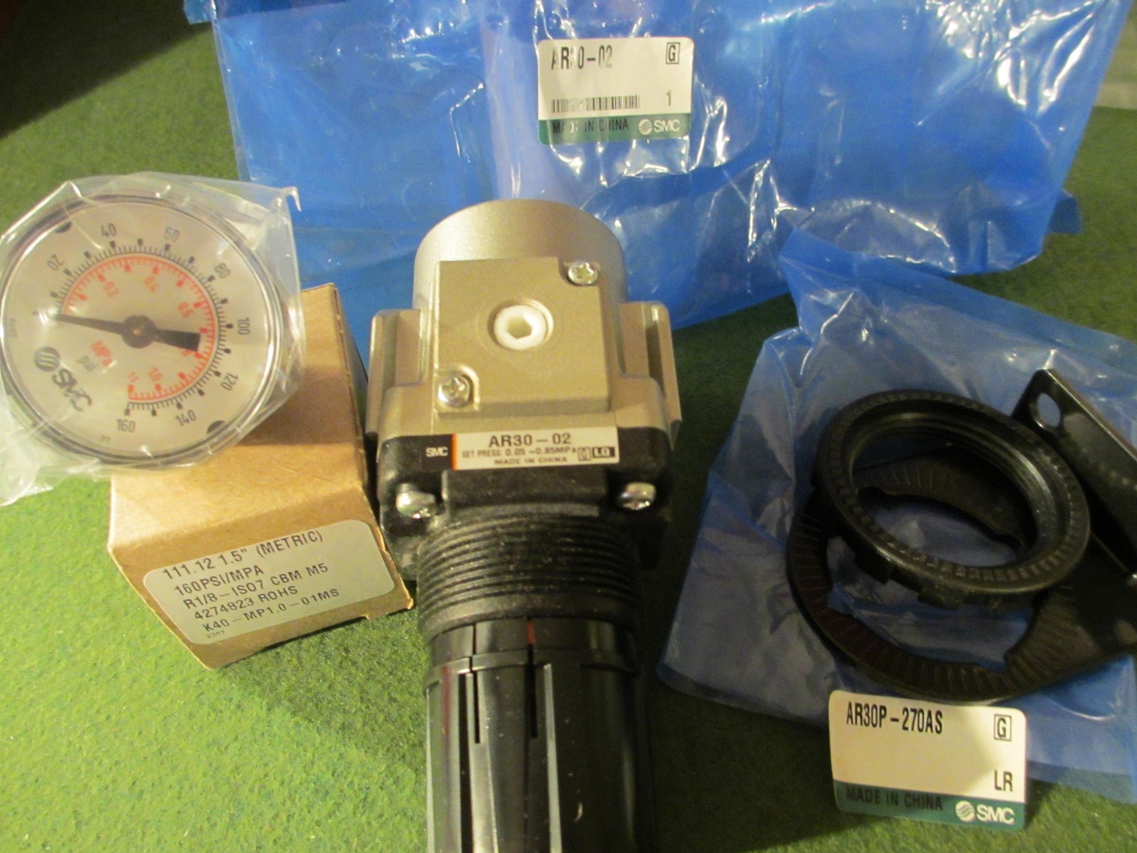 SMC AR30-02 Regulator Assy Kit, w AR30P-270AS Bracket, 160PSI Gauge ...