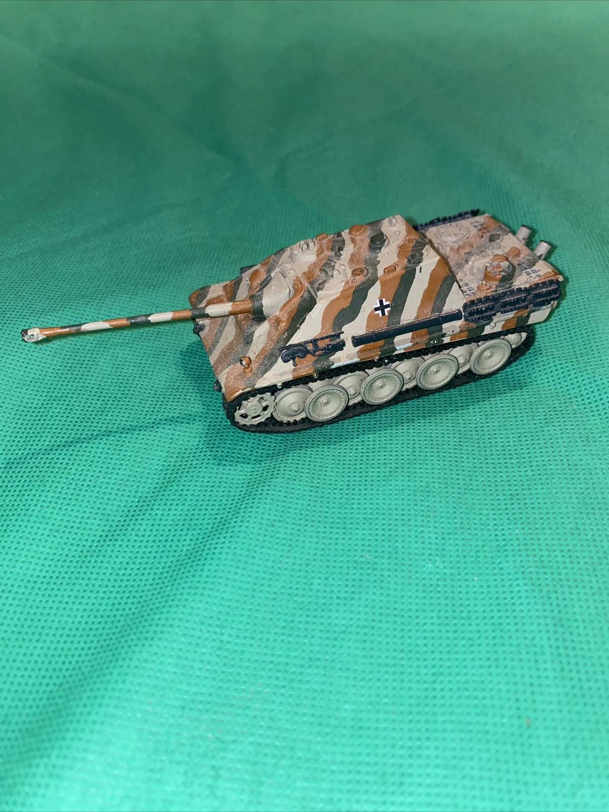 WW2 German Panzerjager Elefant elephant tank destroyer 1:72 hand ...