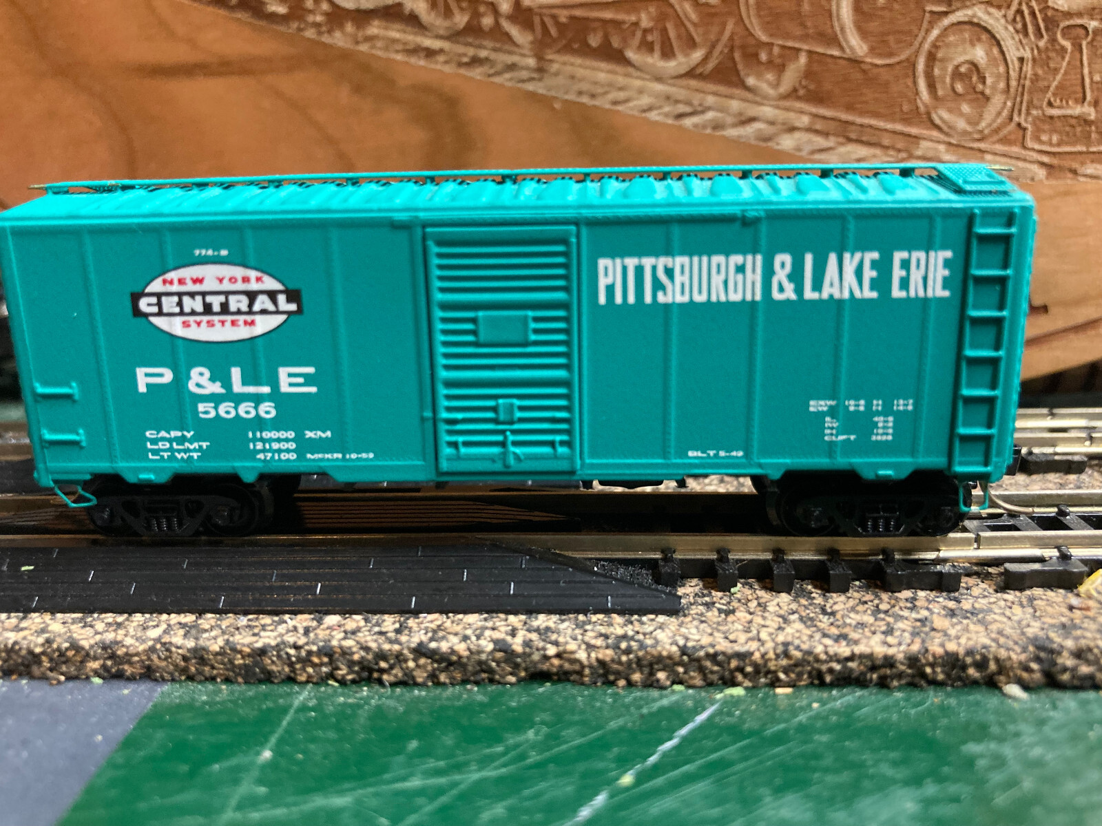 MICROTRAINS N SCALE PITTSBURG AND LAKE ERIE LINE NEW YORK CENTRAL ...