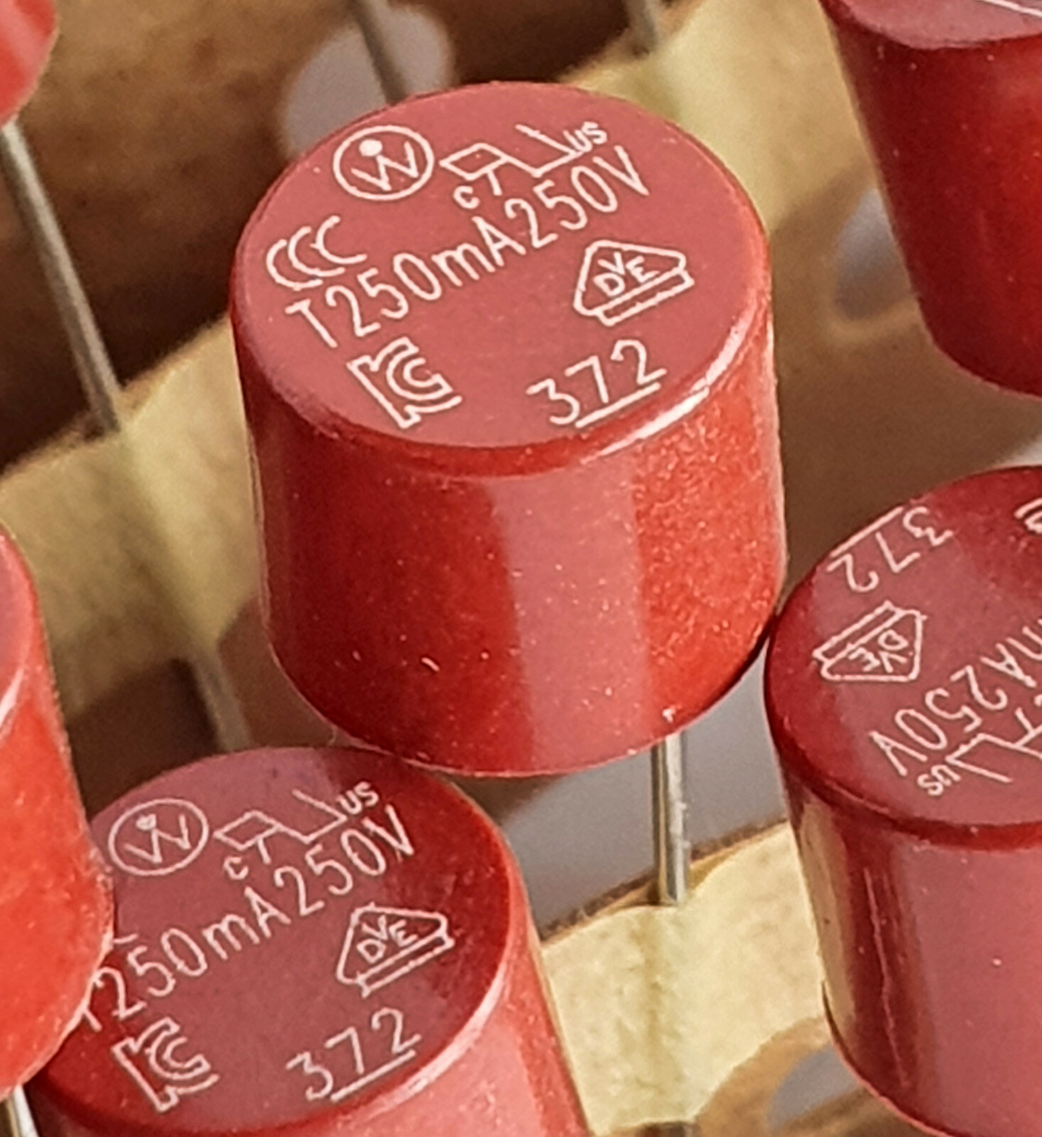 T125mA T160mA T250mA T315mA T500mA T630mA 250V Slow blow PCB round fuse ...