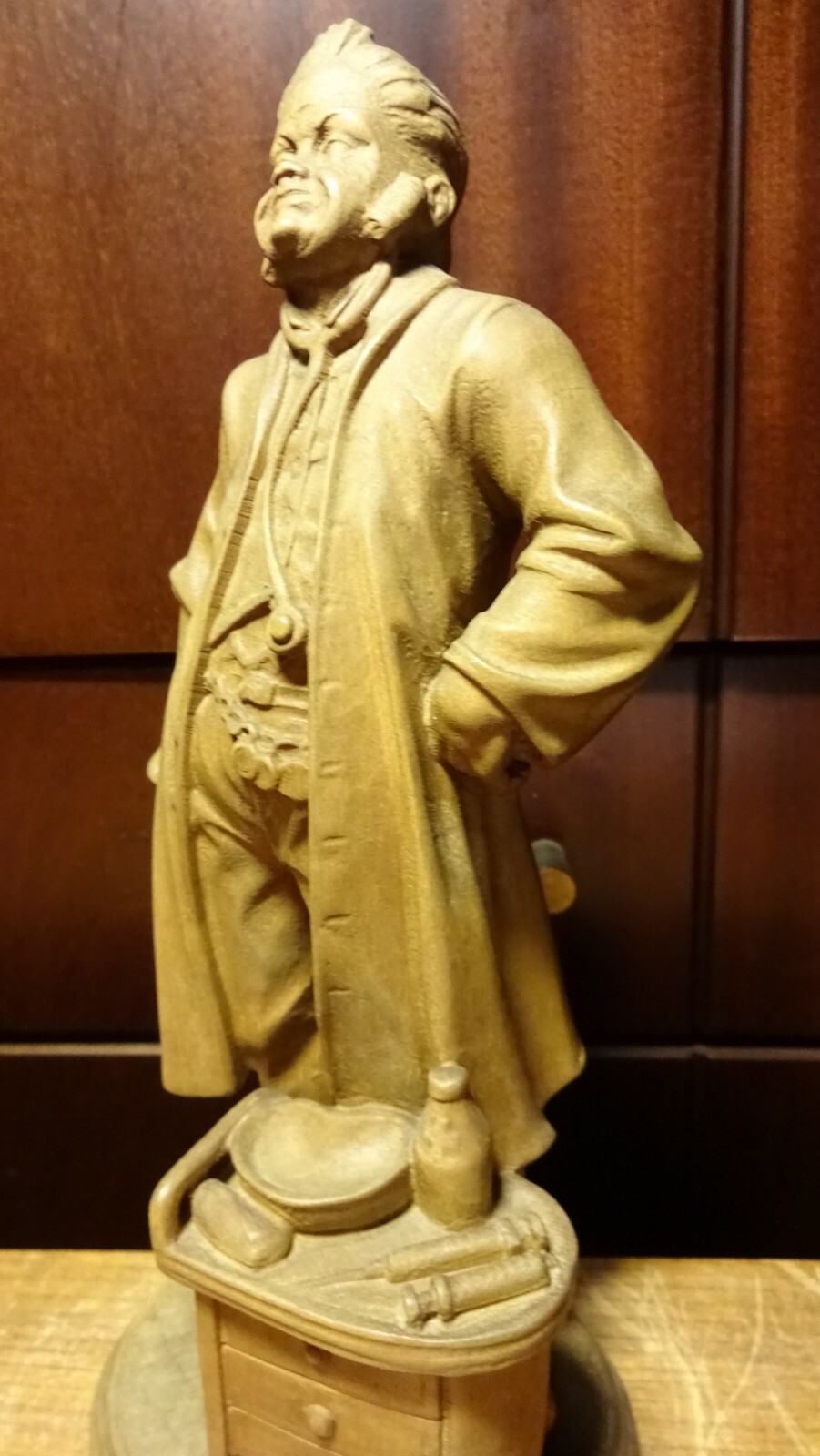 ANTIQUE 10" ANRI HAND CARVED WOOD DOCTOR PHYSICIAN SURGEON STATUE ...