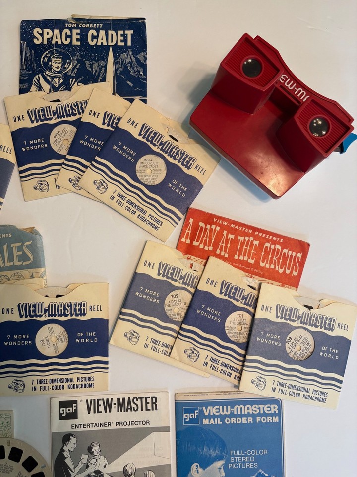 View Master Viewer + Vintage Reel Lot Disney Many Others-PLEASE SEE ...