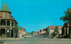 HAYWARD WI MAIN STREET CIRCA 1954 CHROME POSTCARD | eBay