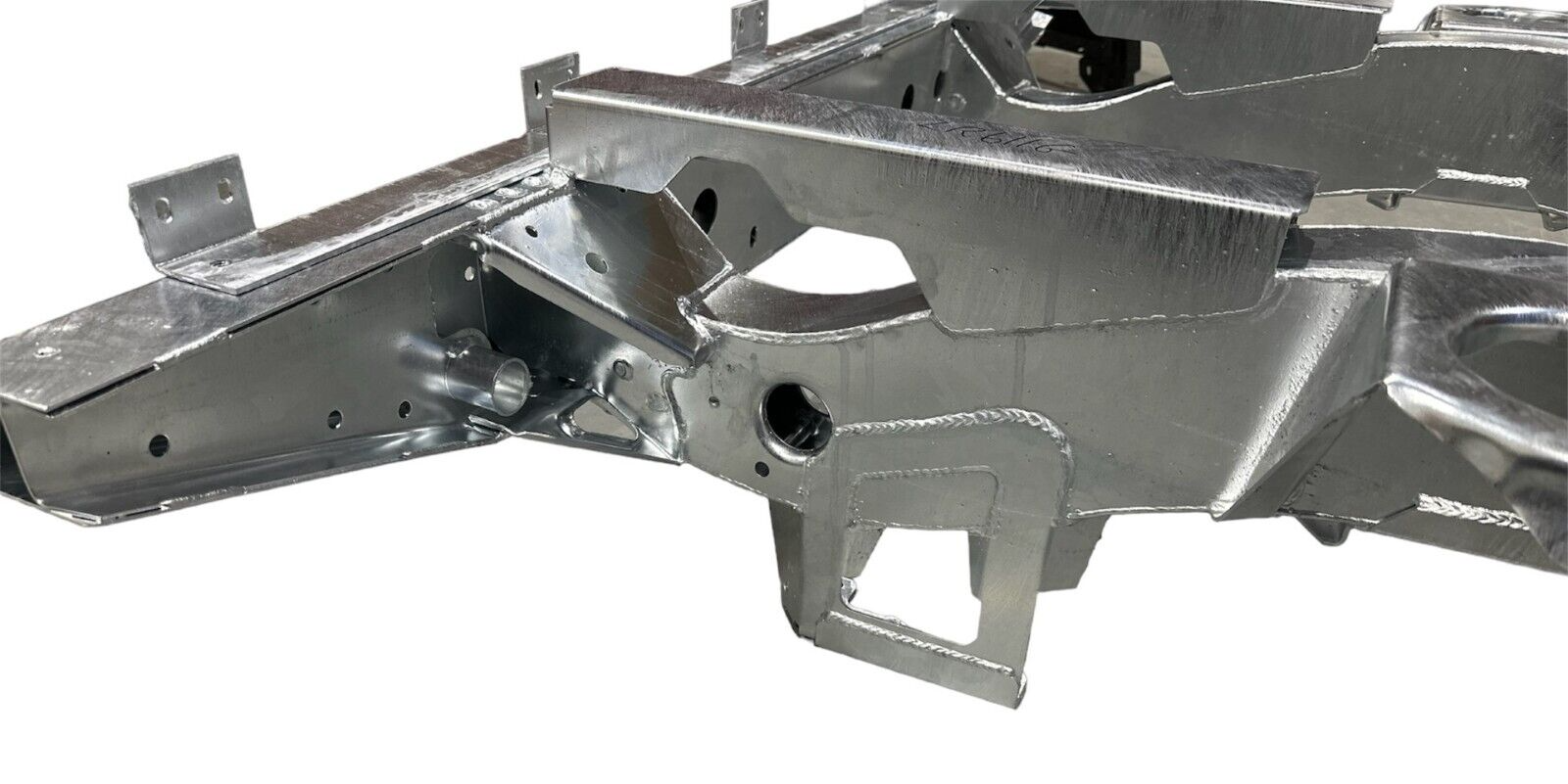 Galvanised Rear Crossmember 1/4 Chassis for Land Rover Defender 90 Td5 ...