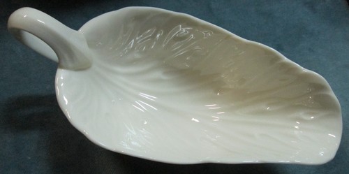 American Lenox "Colony Collection" No Trim Sauce/Gravy Boat Embossed ...