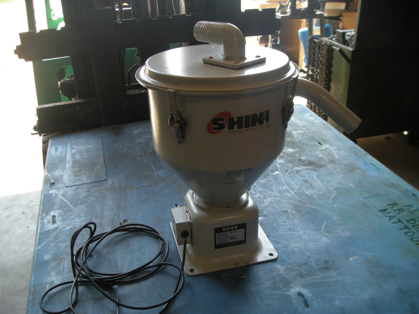 Shini Vacuum Hopper Reciever SVH-12 1-1/2" Inlet/Outlet 10" Dia Hopper ...