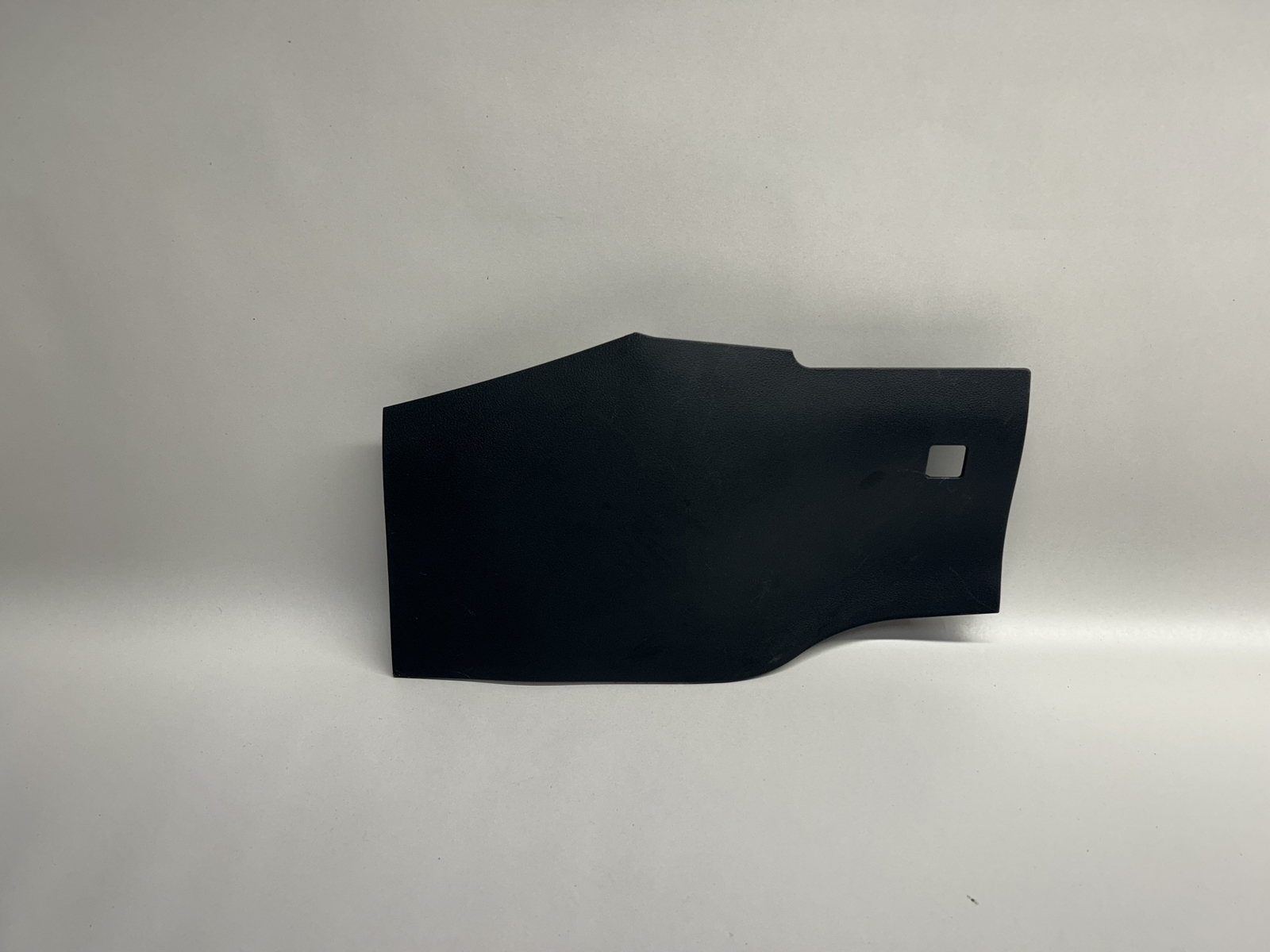 HYUNDAI TUCSON NX4E, NX4A 2021 Center Console Right Side Trim RHD 84614 ...