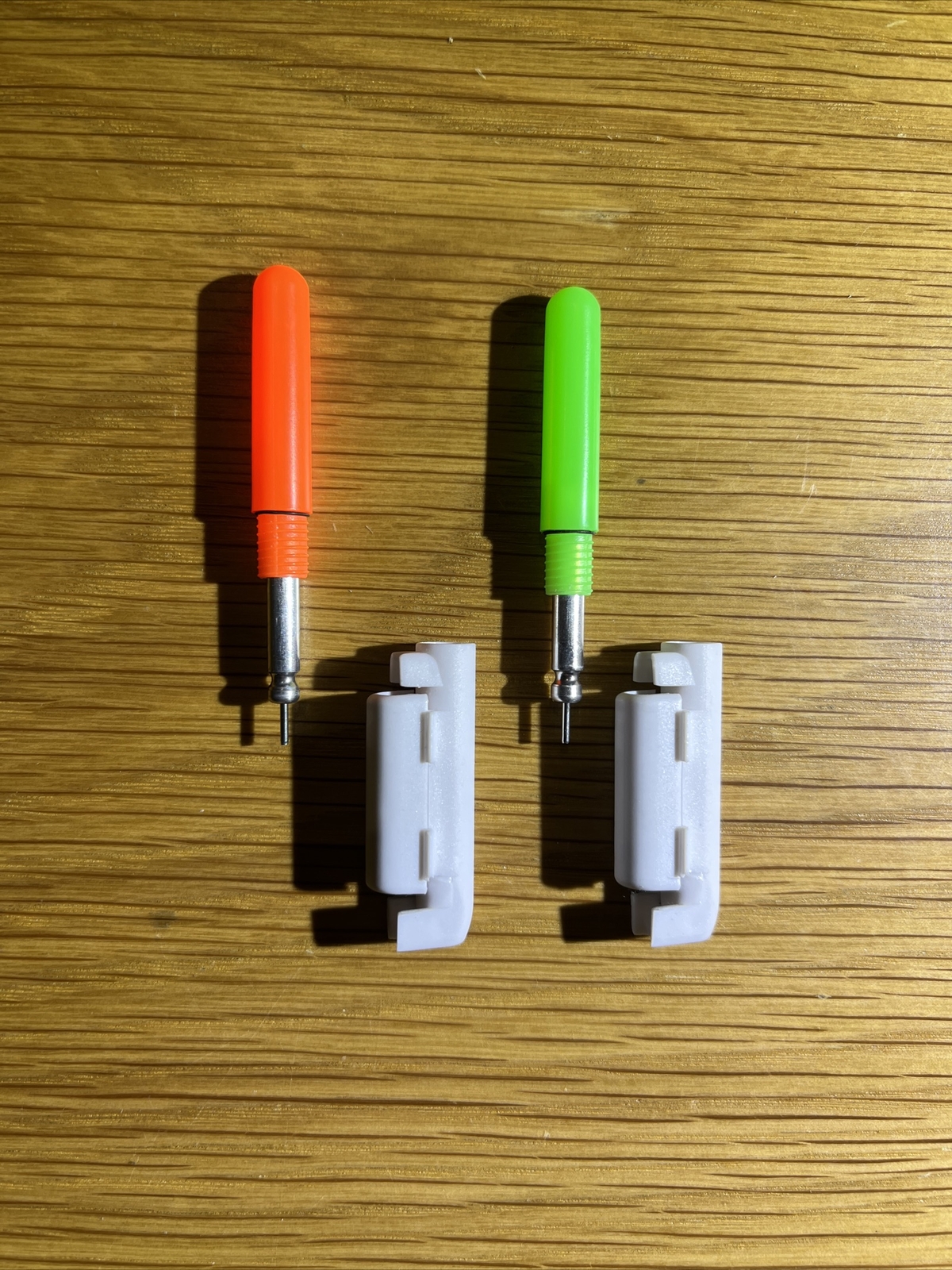 Sea Fishing Rod Tip Lights,1 Red 1 Green+ USB Charger & 2 Rechargeable ...