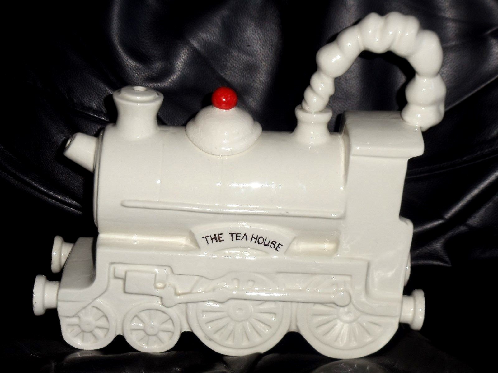 Richard Parrington large Tea house steam train teapot | eBay