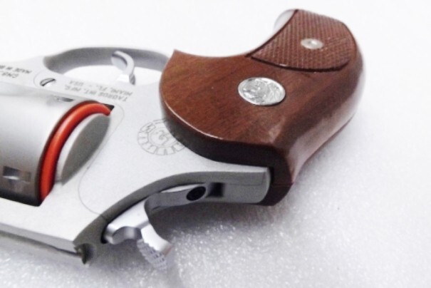 Sile Walnut Combat Grips for Taurus 85 94 605 941 Revolvers Banana Buy ...