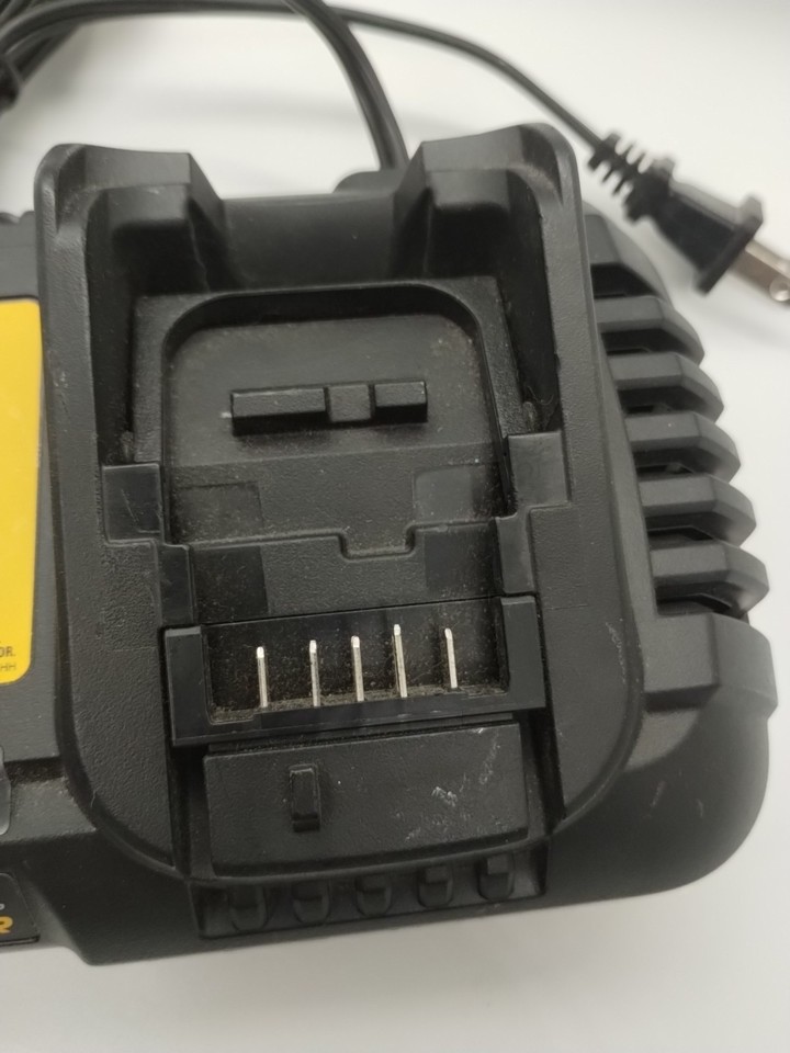 Genuine DEWALT DCB1106 6 Amp 12V/20V/60V MAX FLEXVOLT Li-ion Fast ...