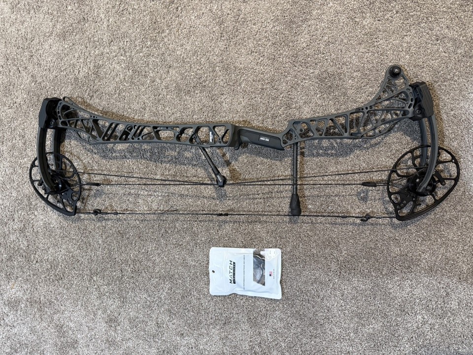 Mathews Lift x 33 RH. Shale. 70lb. 29.5 DL. New string. | eBay