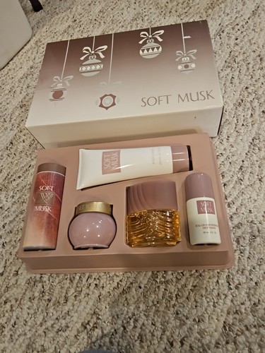 Avon Vintage SOFT MUSK cologne body lotion talc deodorant skin softener ...