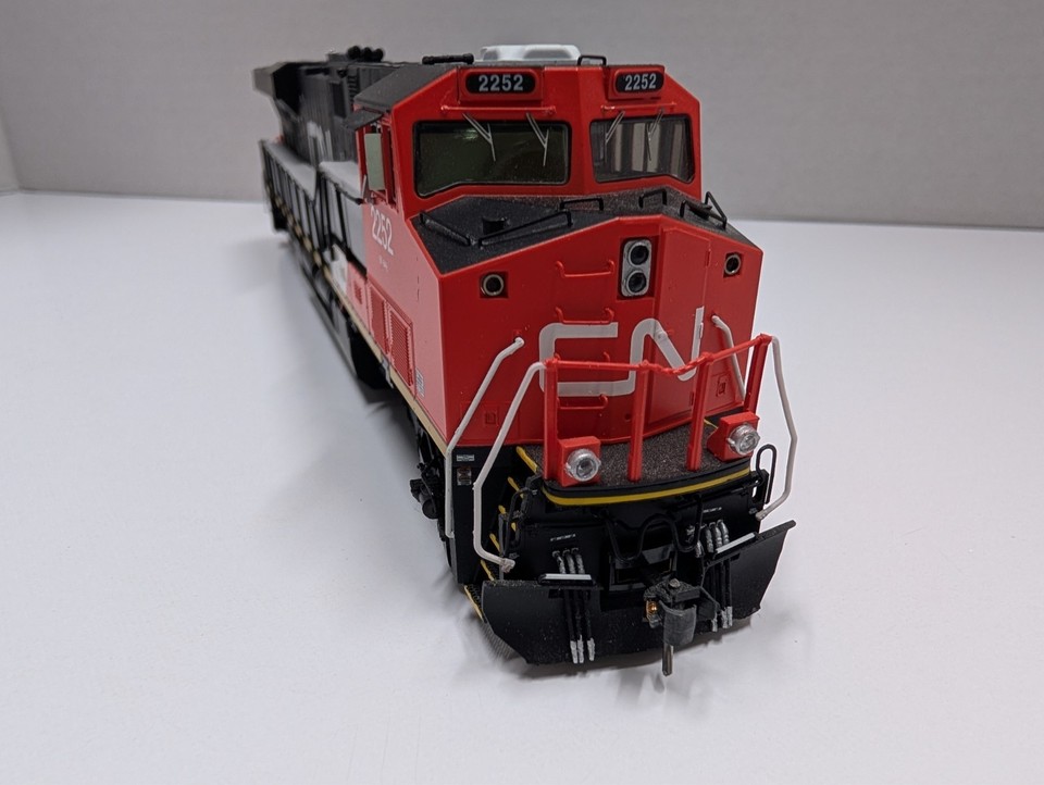 HO Scale InterMountain CN Canadian Nationa ES44DC DCC & Sound #2252 ...