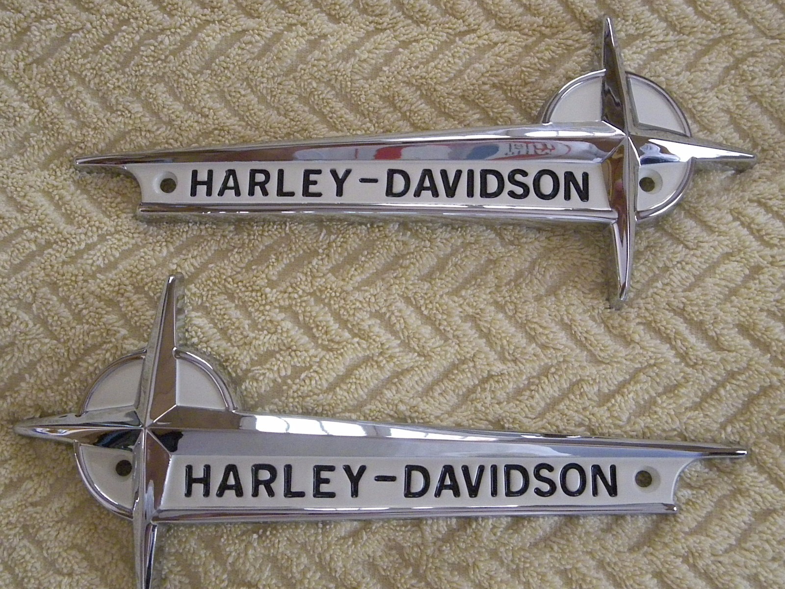 1961-1962 FL FLH Gas Tank Emblems 61776-61T with "COMPLETE" MOUNTING ...