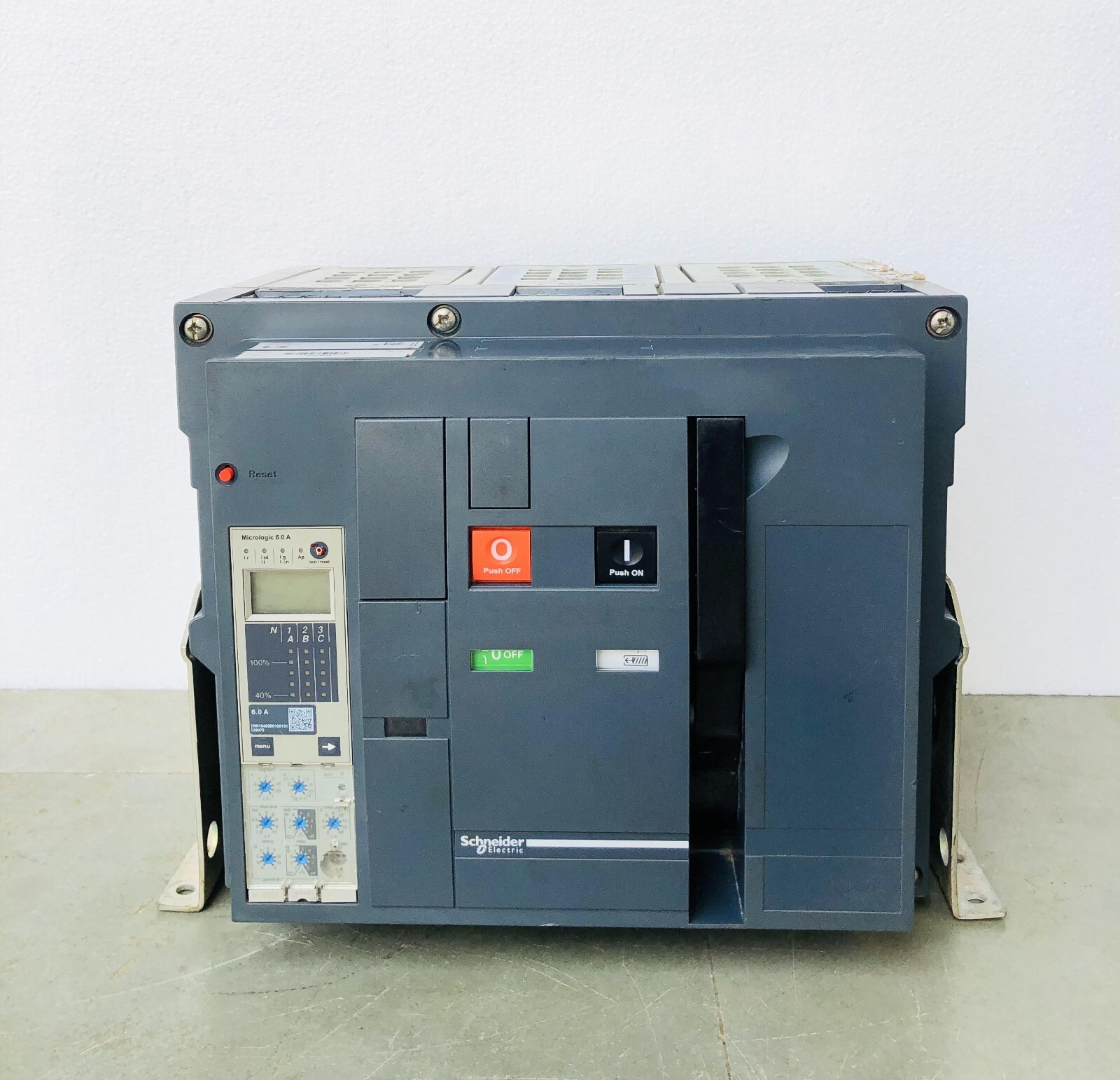 Schneider Electric NW32H1 Masterpact 3200amps Circuit Breaker W ...