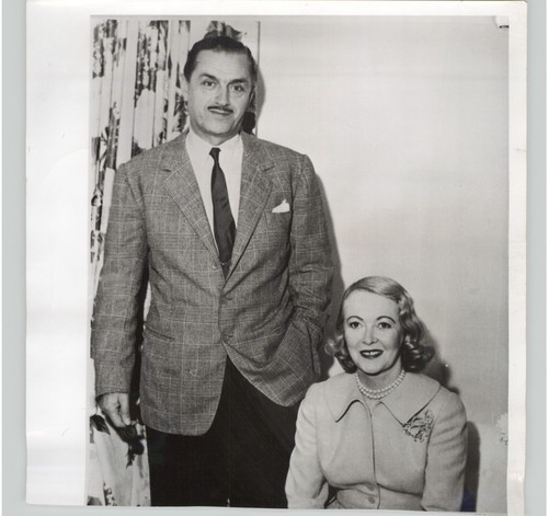 Prince & Princess DIMITRI DJORDJADZE On Honeymoon in Palm Beach 1954 ...