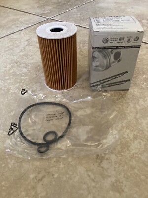 Genuine Volkswagen Passat Engine Oil Filter (Part # 03L115562) Brand ...