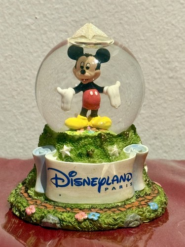 Disney Mickey Mouse Snow Globe – Disneyland Paris – Collector’s ...