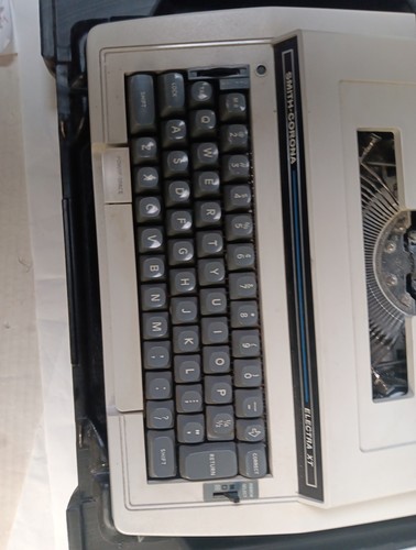 Smith Corona Electra XT Electric Correction Typewriter with Carry Case ...
