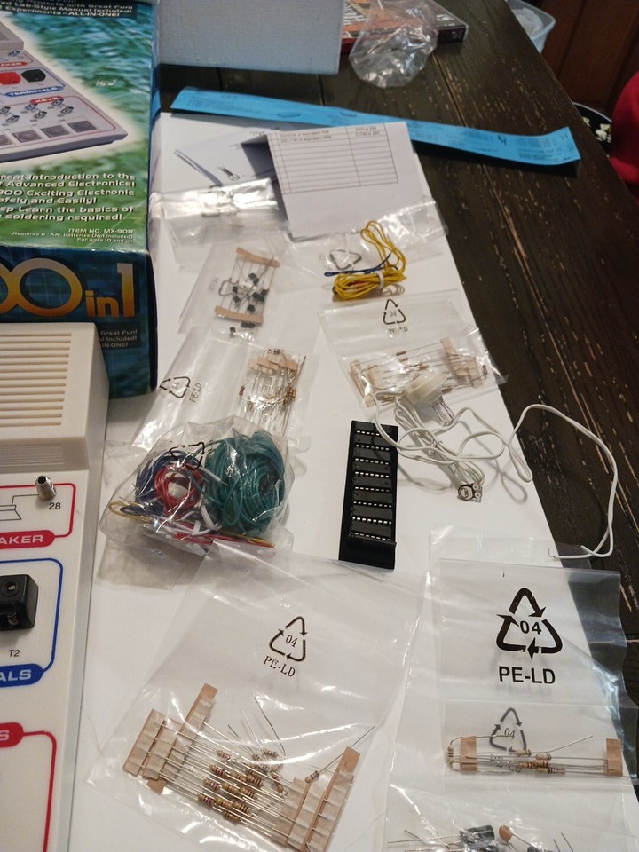 Maxitronix MX-908 White Battery Operated 300 in 1 Electronic Project ...