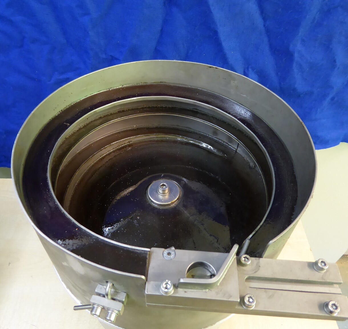 Hensle Wendelförderer Vibrationsförderer Schwingförderer ...