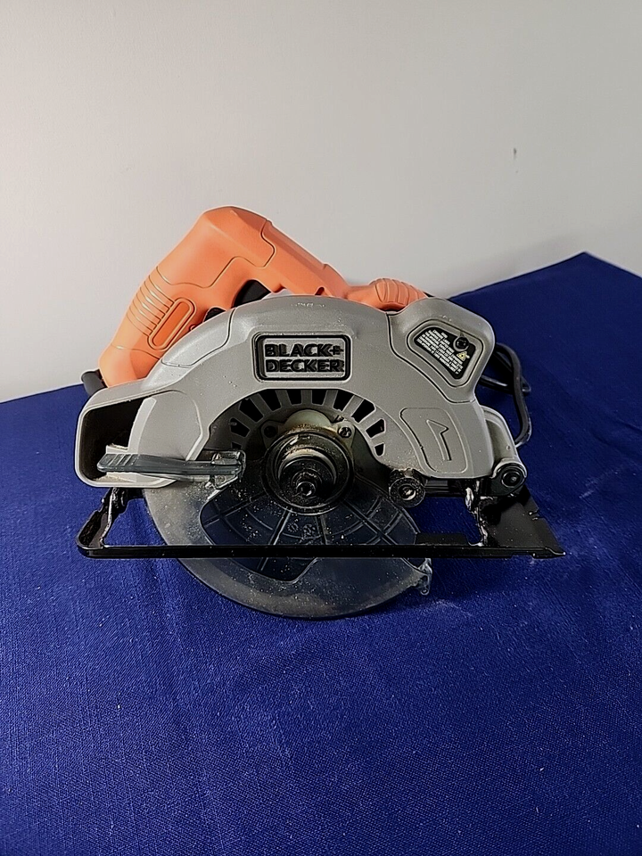 Black & Decker BDECS300C 120V 13 Amp 7-1/4" Corded Circular Saw Box ...