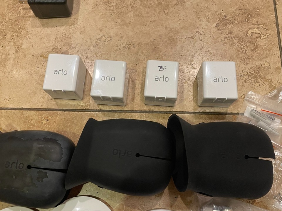 UNTESTED FOR PARTS Arlo Lot VMB4000 Base Station 3x Pro 2 Cam VMC4030 ...