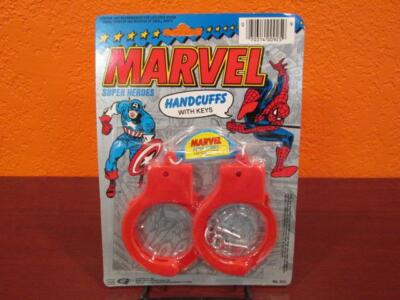 1990 VINTAGE MARVEL SUPER HEROES SPIDER-MAN HANDCUFFS & KEYS RACK TOY ...