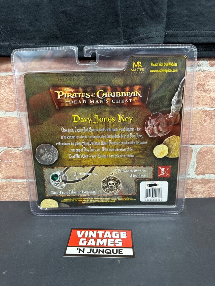 MR MASTER REPLICAS Disney Pirates of the Caribbean DAVY JONES KEY ...