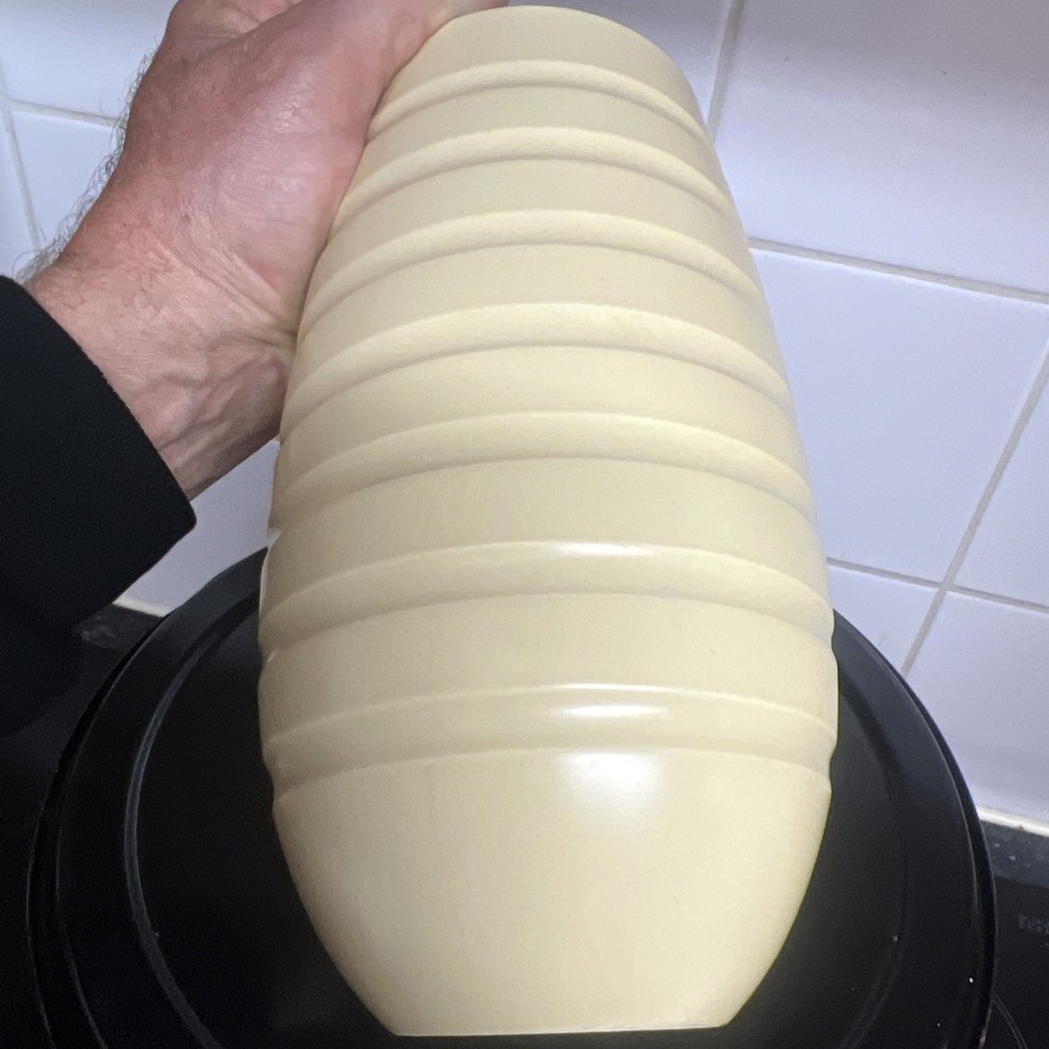 Keith Murray for Wedgwood - Pale Yellow/ Straw Ribbed Vase 23cm | eBay UK