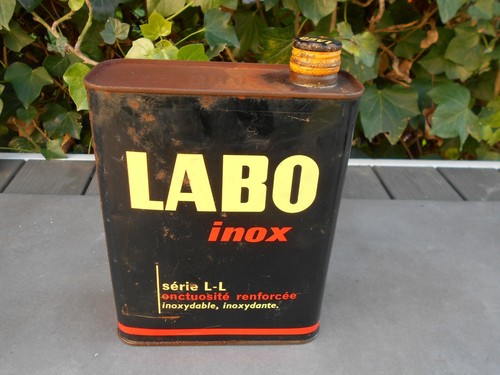 Ancien bidon d'huile 2 litres LABO INOX au 1/4 plein. Poids : 0.9 kg ...
