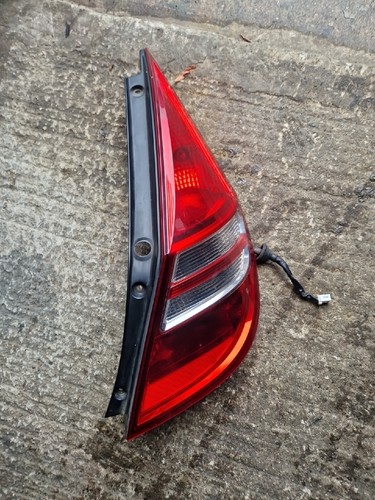 Genuine 2006-2010 Hyundai i30 5dr Driver Side Rear Tail light Cluster ...